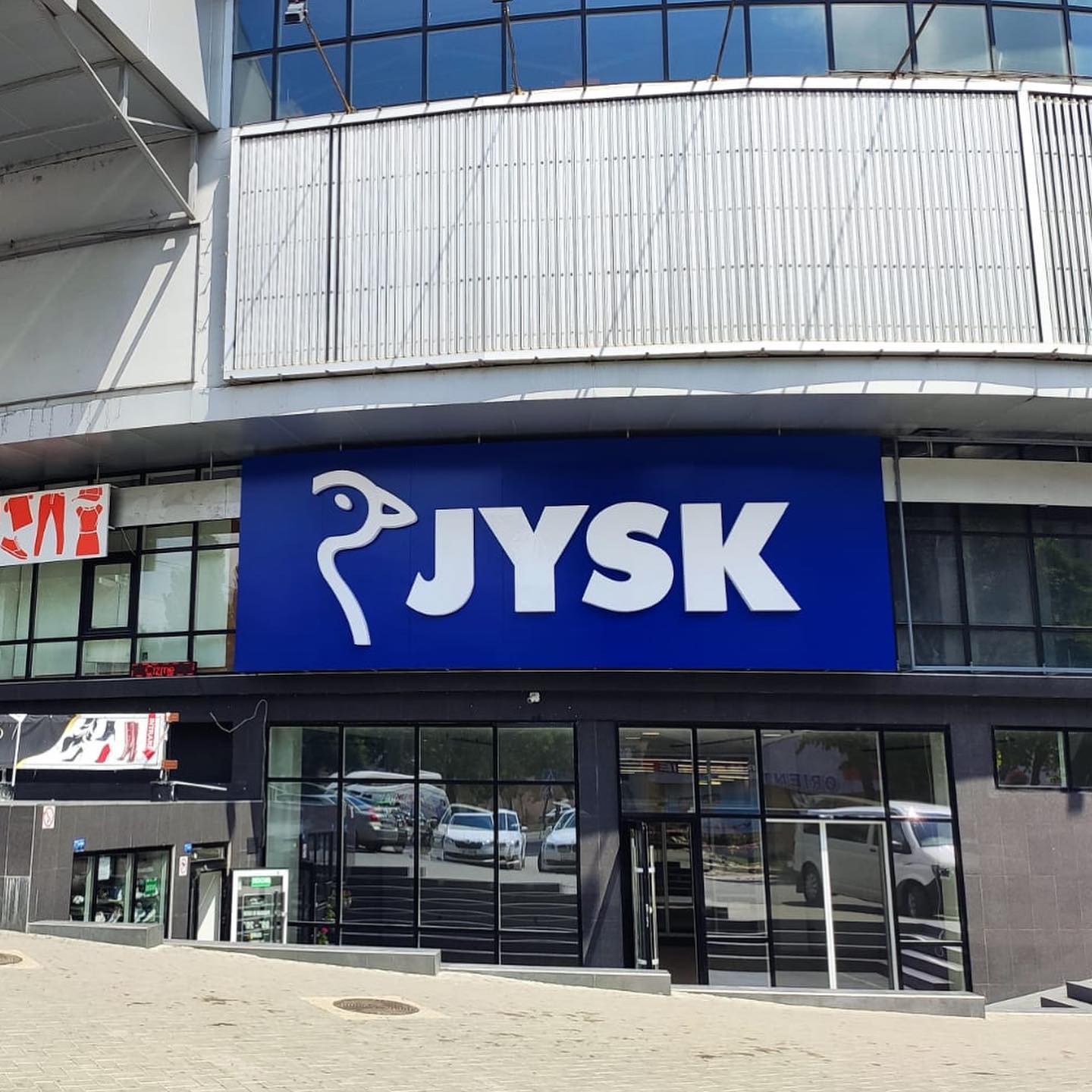 Tel: +373 60 810 706